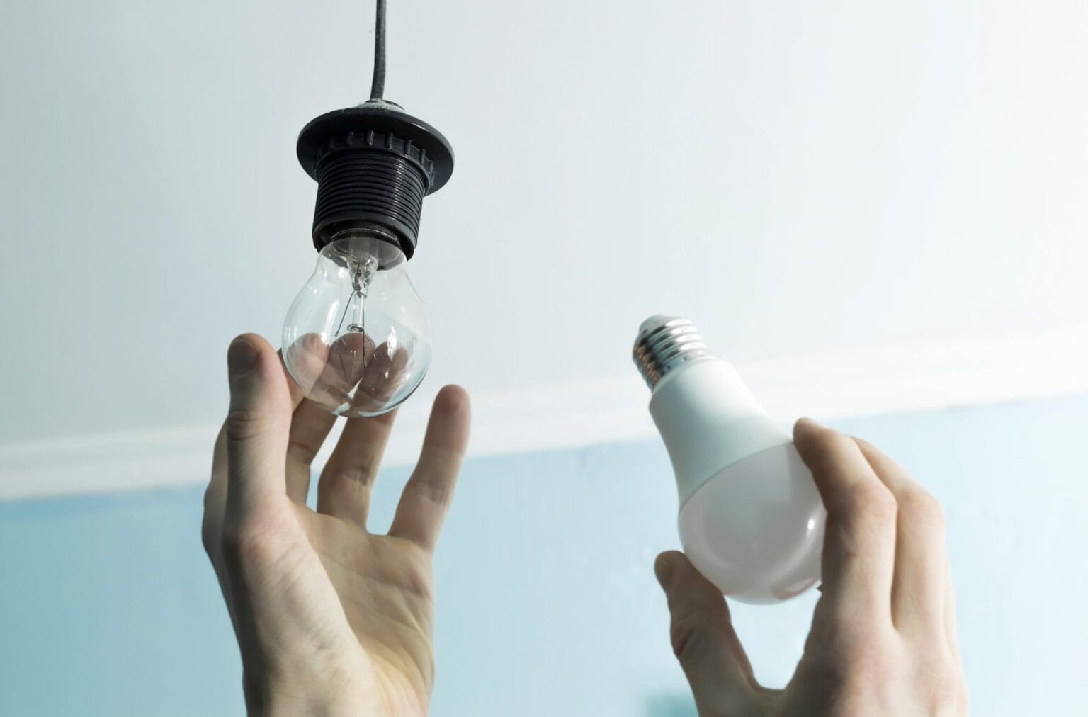 3-Way Light Bulb's Versatility Explained | Mondoro